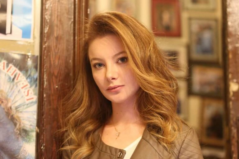 Actress Sedef Sahin Bio |Husband, Movies, New Net Worth 2021